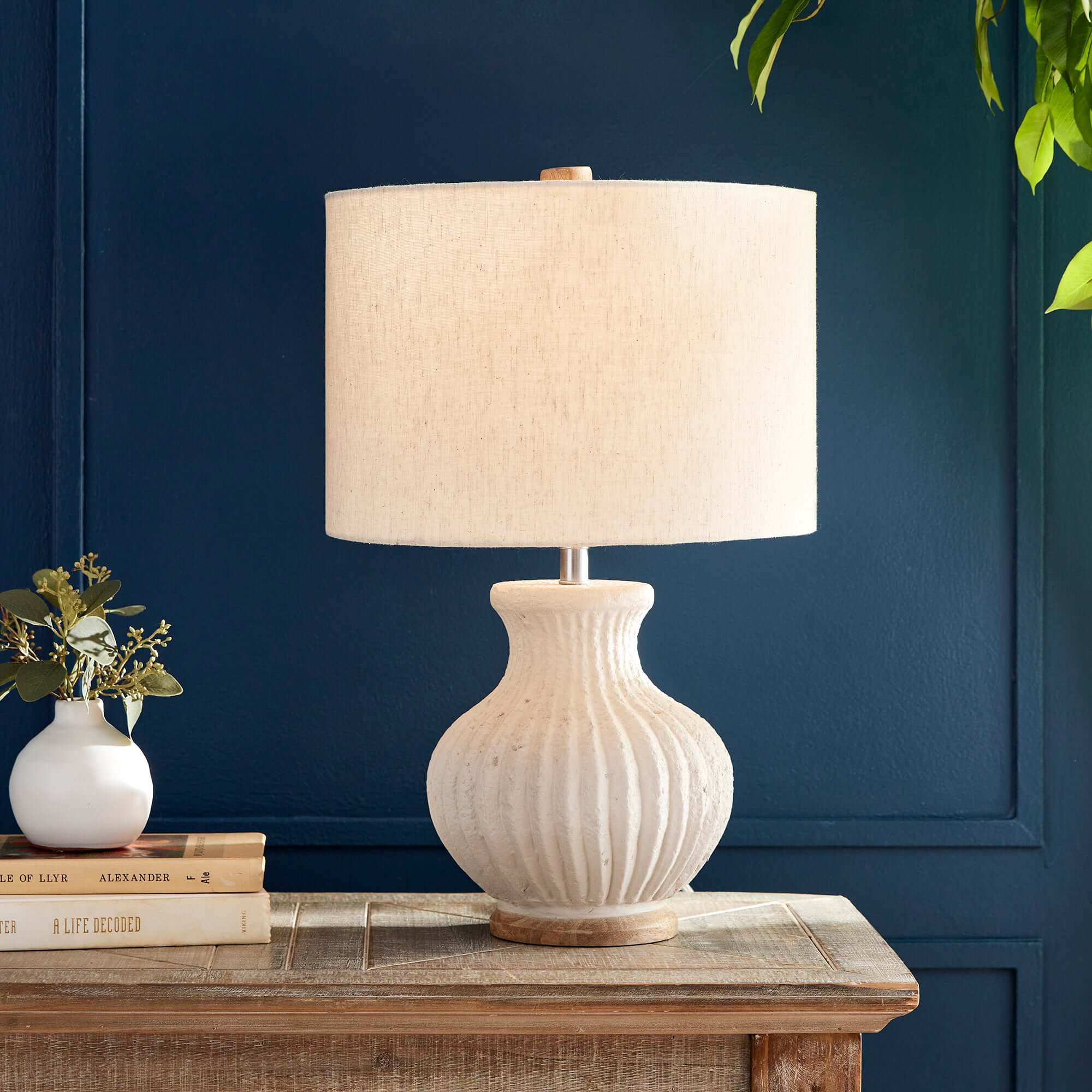 Vintage-Style Cream Ribbed Table Lamp with Linen Shade – Vintage Shopper